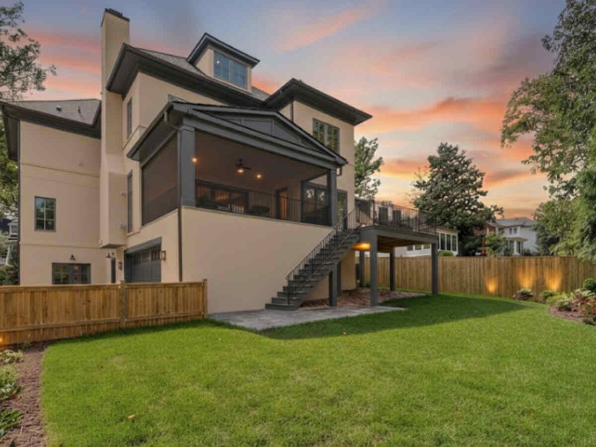 Premium Built Screened In Porches in Spring Valley, DC